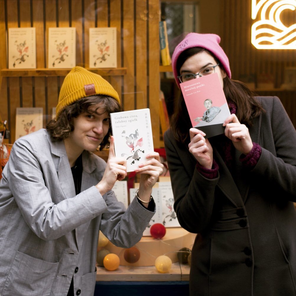 Wywiad z Karoliną Bednarz i Anną Wołcyrz z wydawnictwa Tajfuny – Qbuś pożera książki
